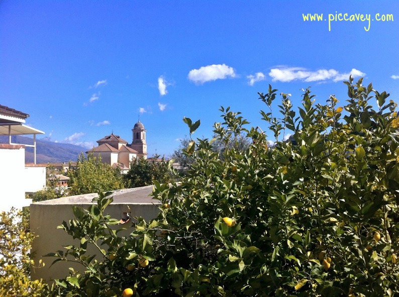 Lecrin Valley - Hiking up to the Cross in Pinos del Valle - Piccavey