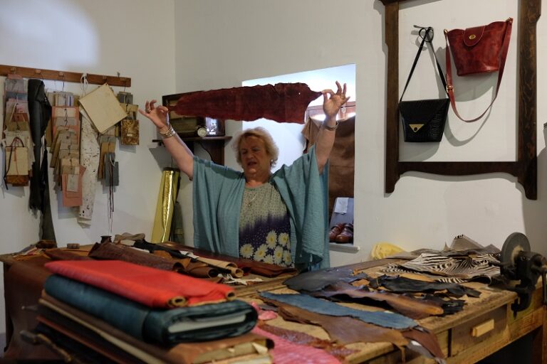 Bags in Spain - Artisan Leather Spanish Handbags - Piccavey