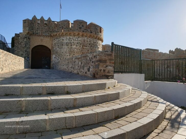 Castles in Spain - 12 Unmissable Andalusian Fortresses - Piccavey